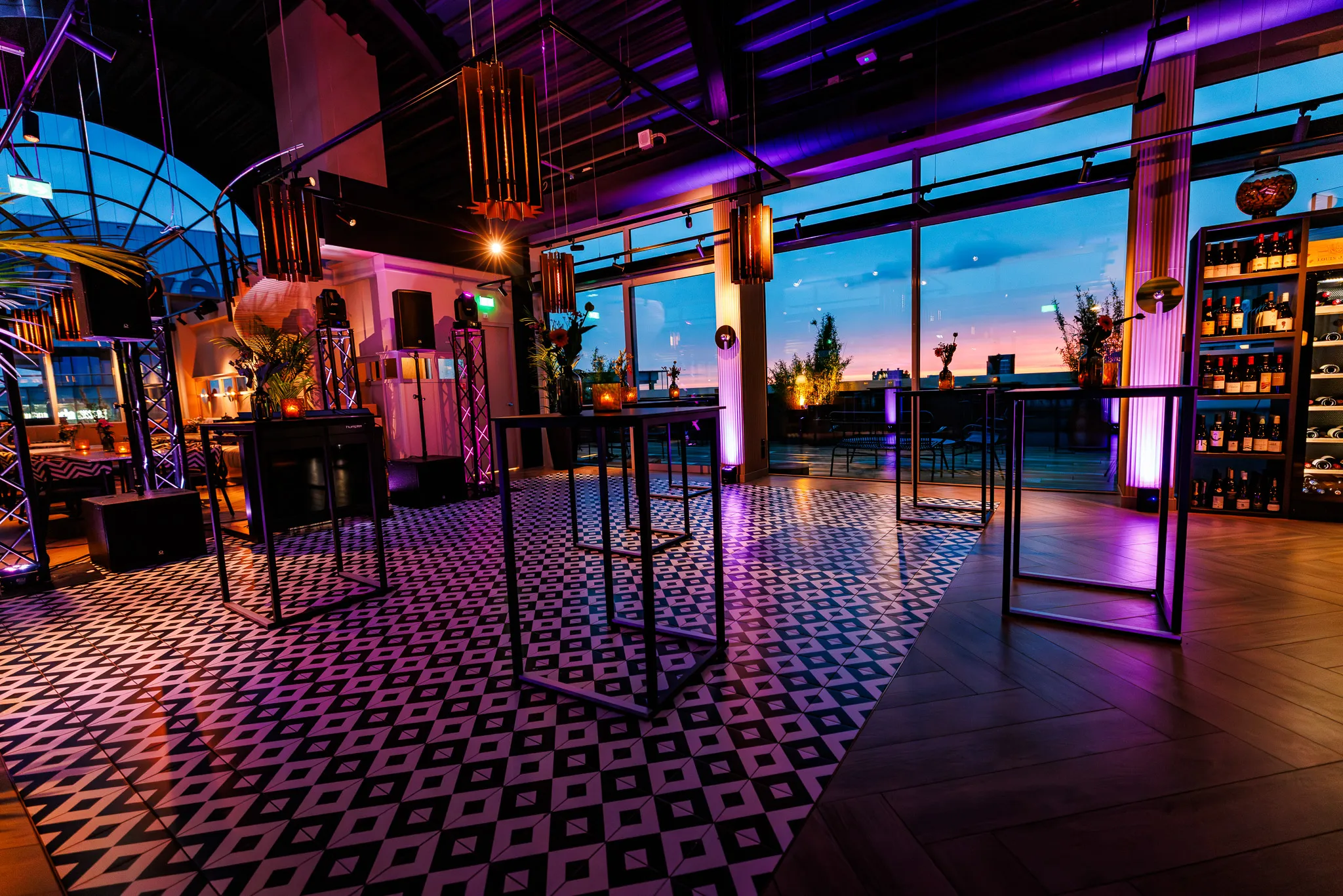 Urban escape with rooftop and overnight stay | The Den